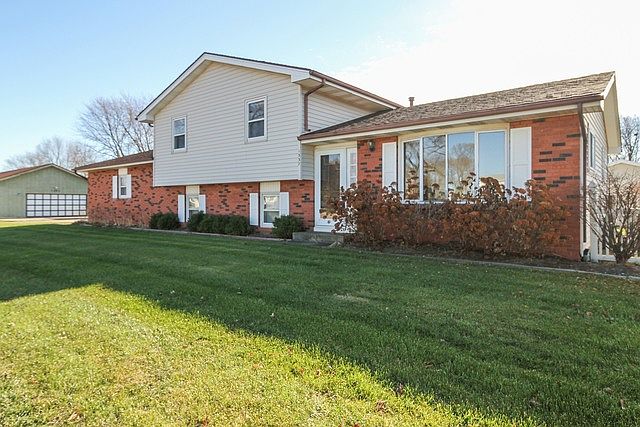 1337 Armour Rd, Bradley, IL 60915 | Zillow