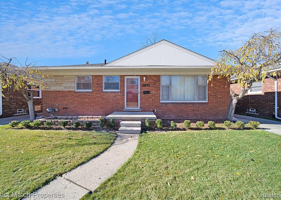 21819 Schroeder Ave, Eastpointe, MI 48021 | Zillow
