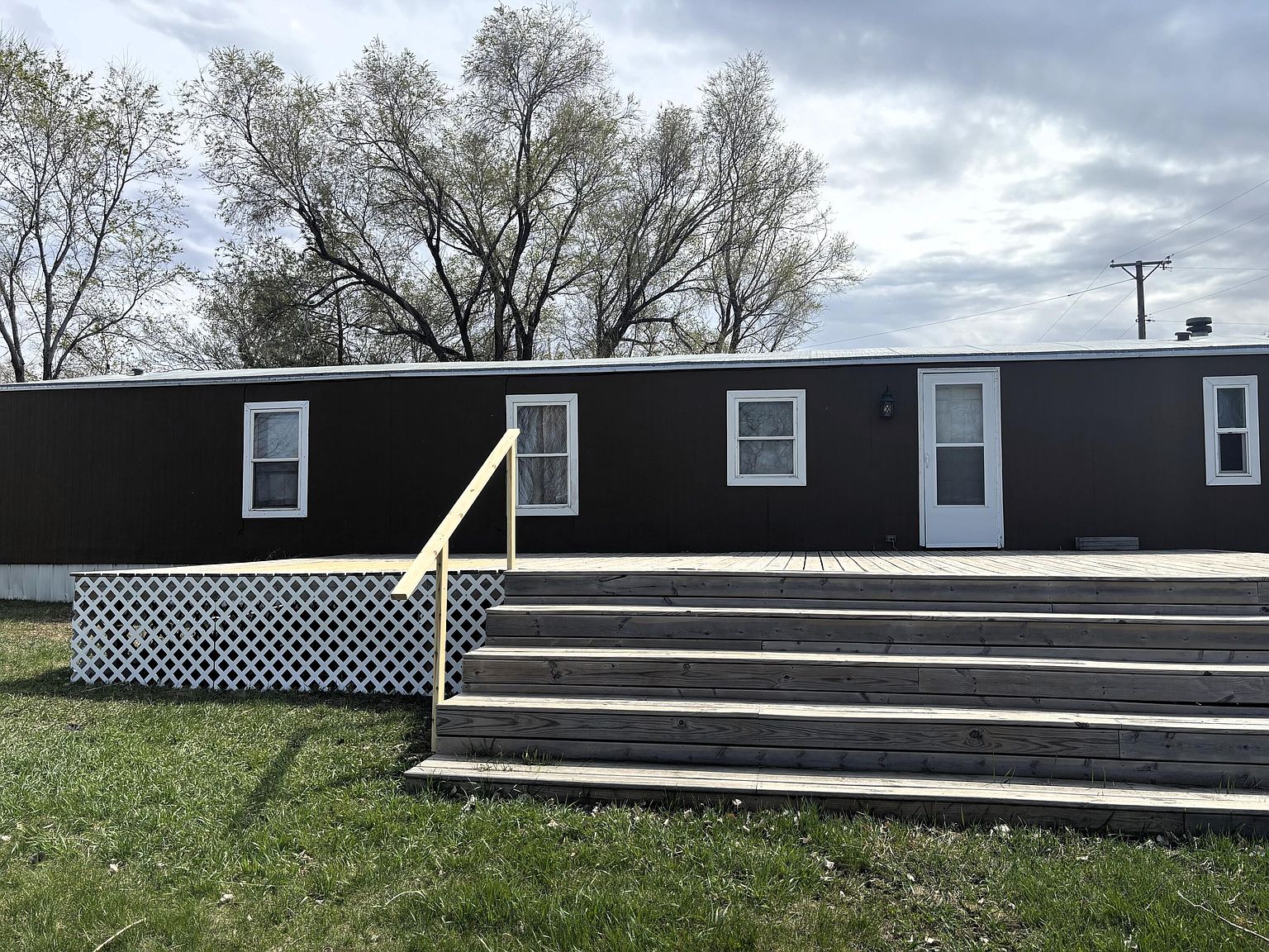 602 S 2nd Ave, Woonsocket, SD 57385 | Zillow