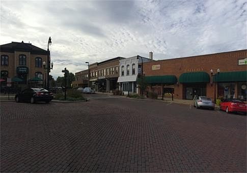 130 Cass St Woodstock Il 60098 Zillow