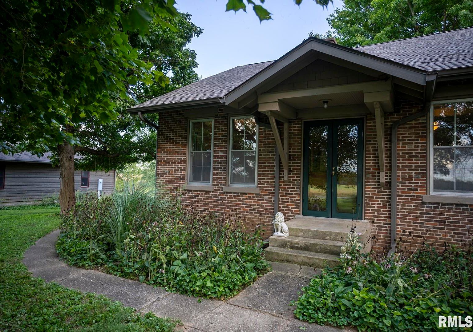 13510 E Clary Rd, Tallula, IL 62688 | Zillow