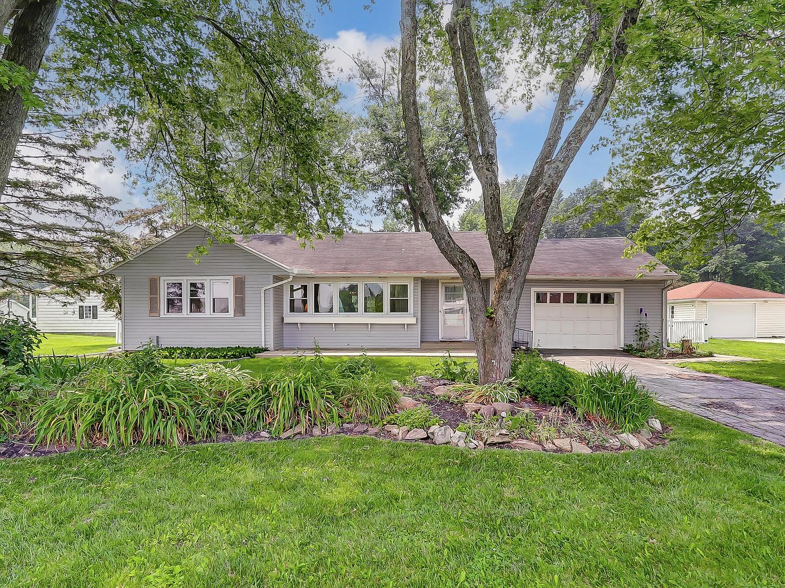 1161 Barks Rd E, Marion, OH 43302 | Zillow