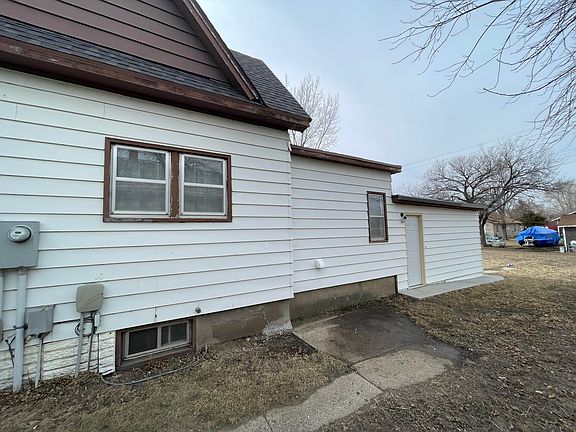417 3rd Ave W, Mobridge, SD 57601 | Zillow