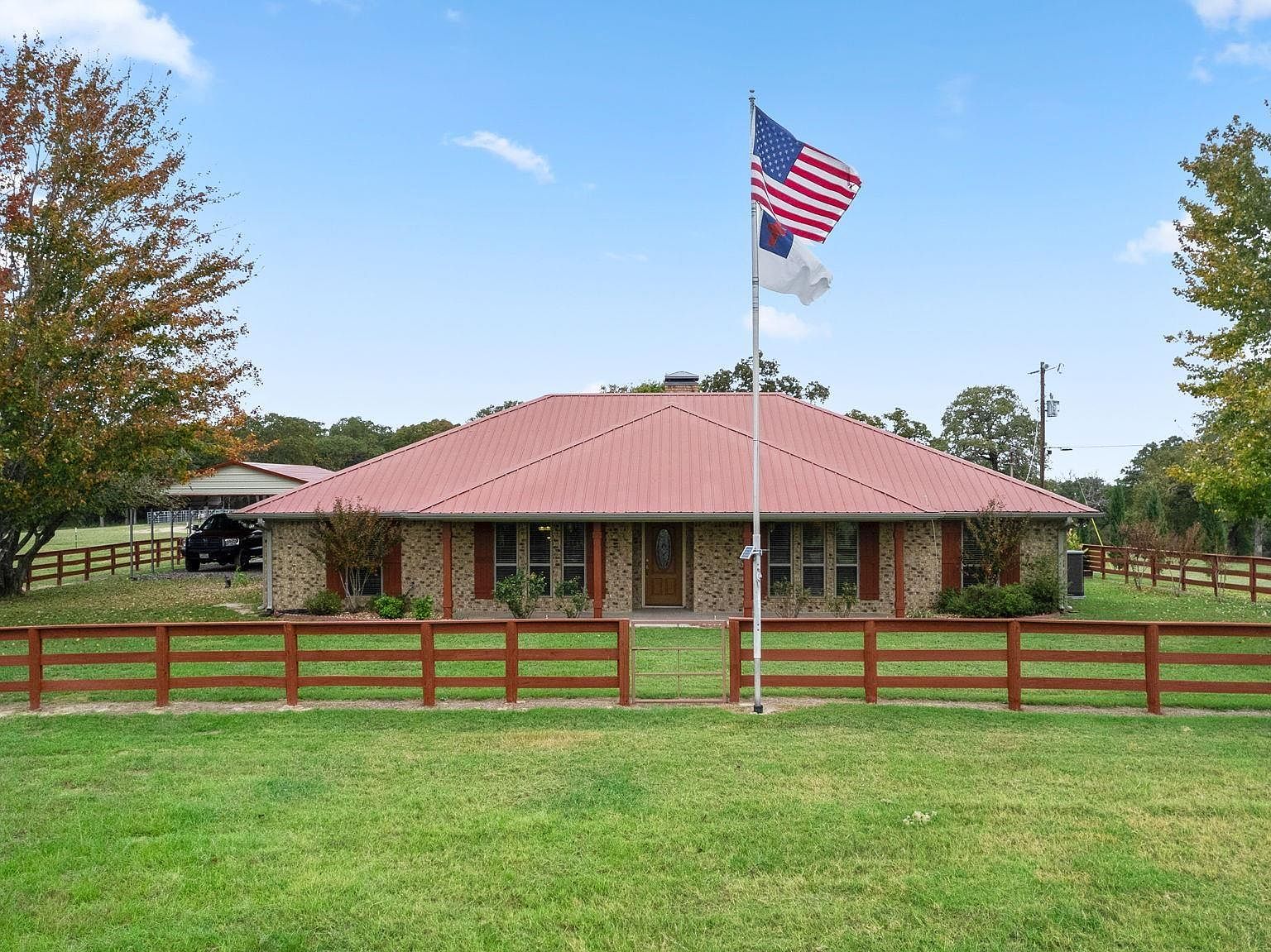 8905 County Road 4402, Larue, TX 75770 | MLS #23015200 | Zillow
