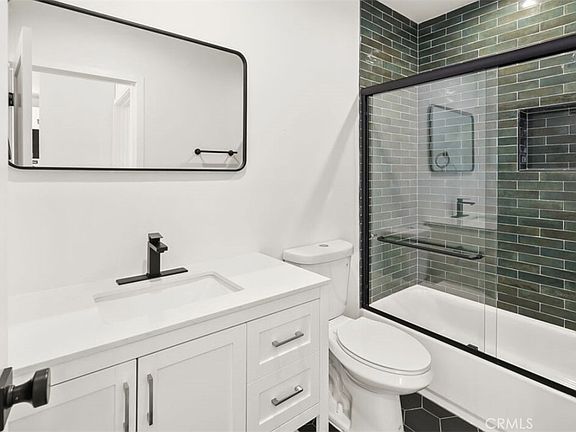 1731 S New Hampshire Ave, Los Angeles, CA 90006 | MLS #BB24096687 | Zillow