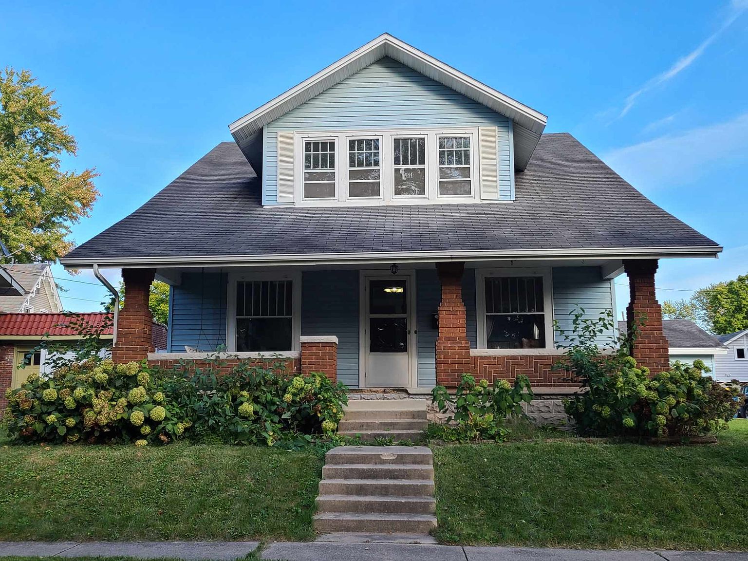 605 N Sycamore St, North Manchester, IN 46962 | Zillow