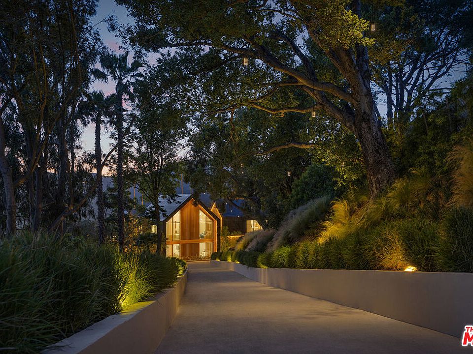 879 Linda Flora Dr, Los Angeles, CA 90049 | MLS #24-390317 | Zillow