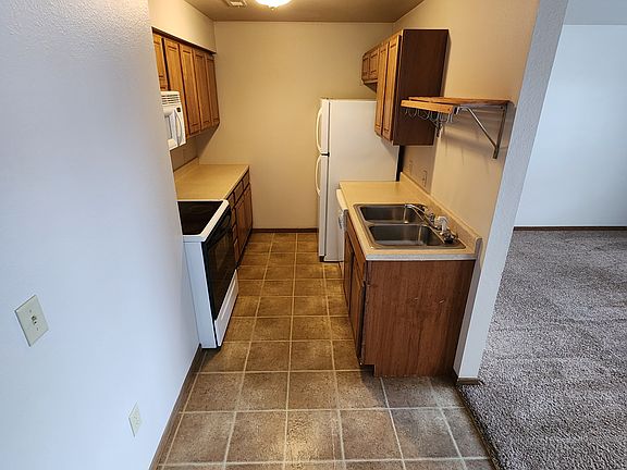 664 Faidley Ct APT 5, Grand Island, NE 68803 | Zillow