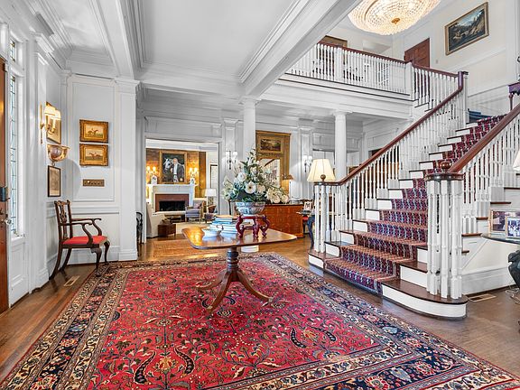 Stunning grand porches and indoor pool!! Historic C. 1918 estate in ...