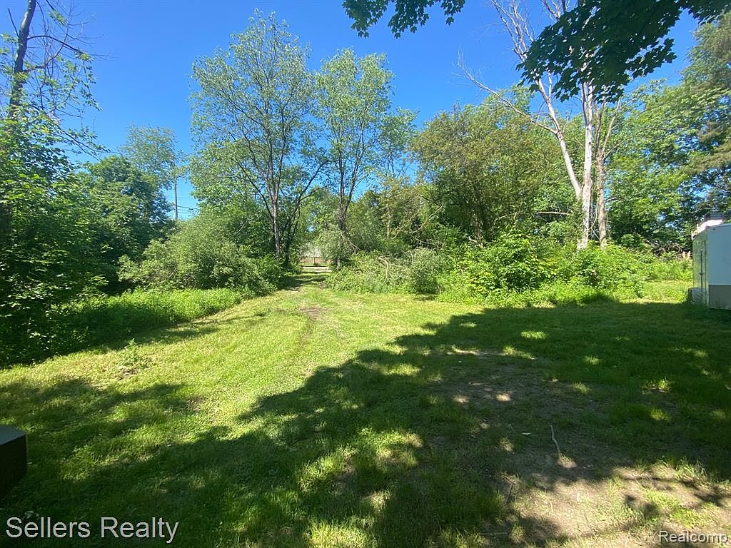 11533 Dixie Hwy, Holly, MI 48442 | Zillow