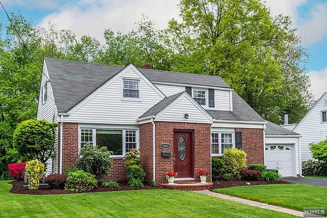 16-07 Radburn Rd, Fair Lawn, NJ 07410 | Zillow