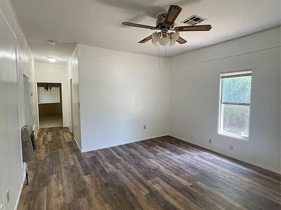 718 E 14th St, Ada, OK 74820 | MLS #2326952 | Zillow