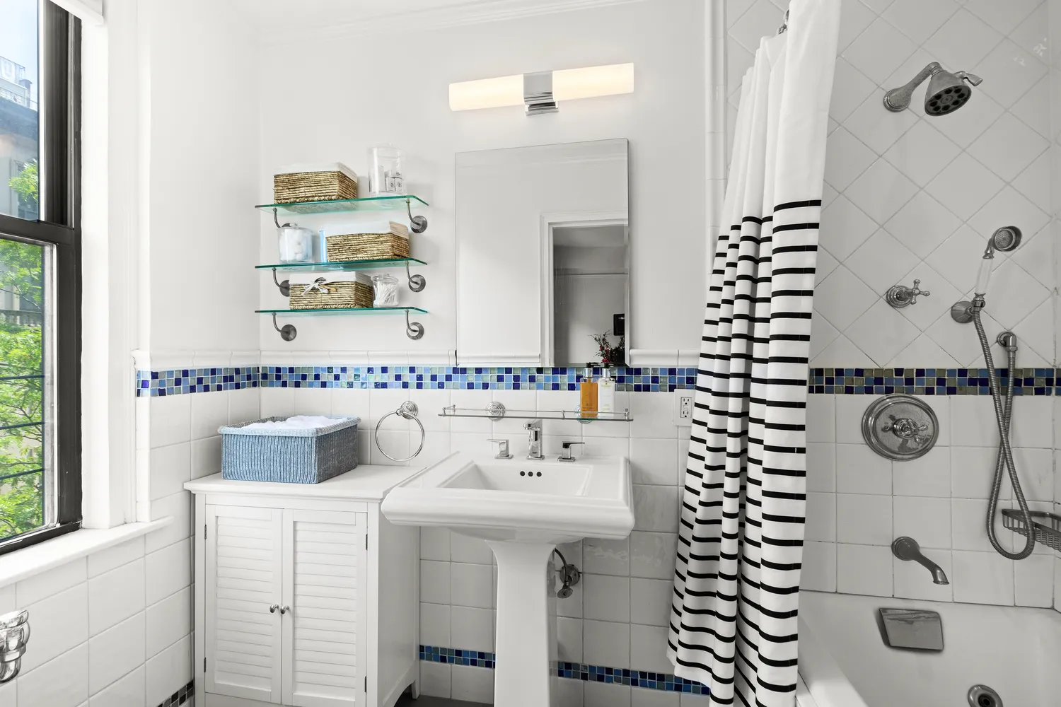 37 Riverside Drive #4B in Upper West Side, Manhattan | StreetEasy