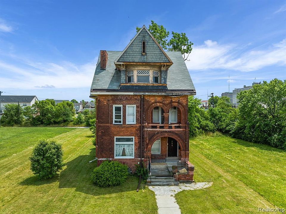 226 Hendrie St, Detroit, MI 48202 | MLS #20221021774 | Zillow