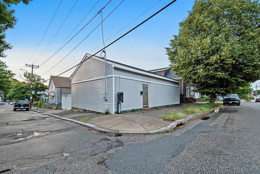 85 Burgess Ave, East Providence, RI 02914 | MLS #1338009 | Zillow