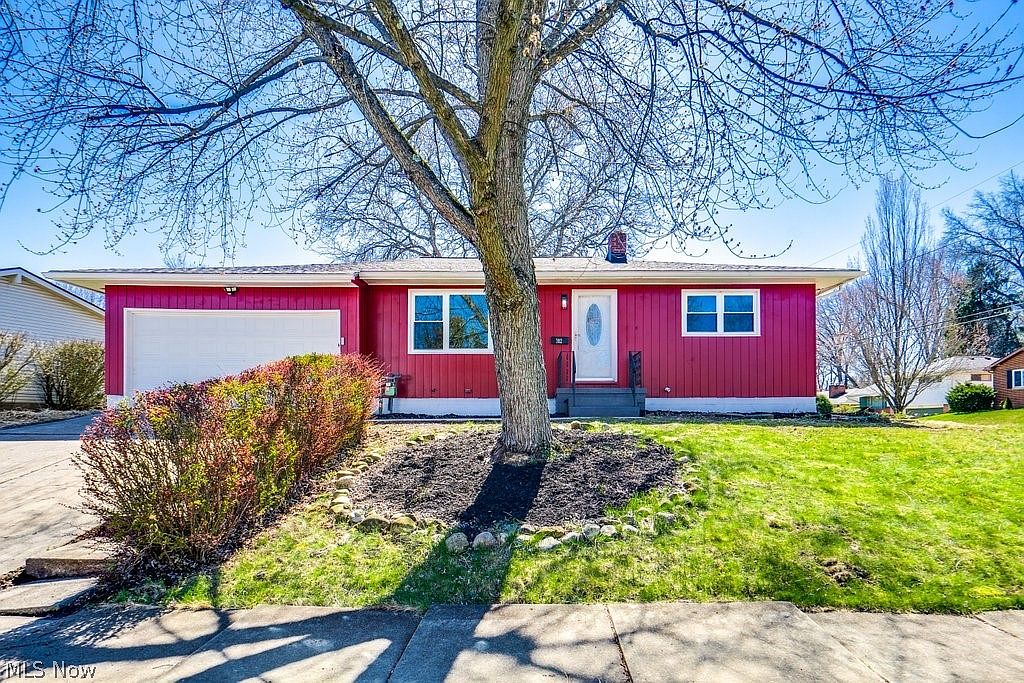 702 Deering Dr, Akron, OH 44313 | Zillow