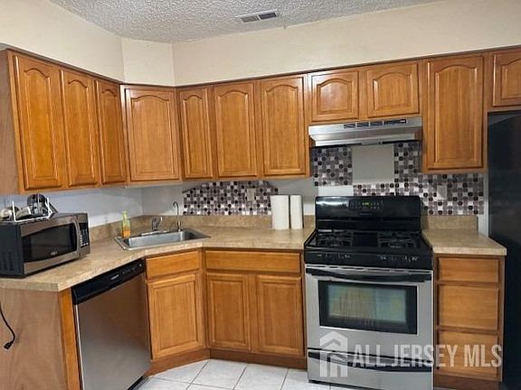 51 Colleen Ct, Kendall Park, NJ 08824 | MLS #2511477R | Zillow