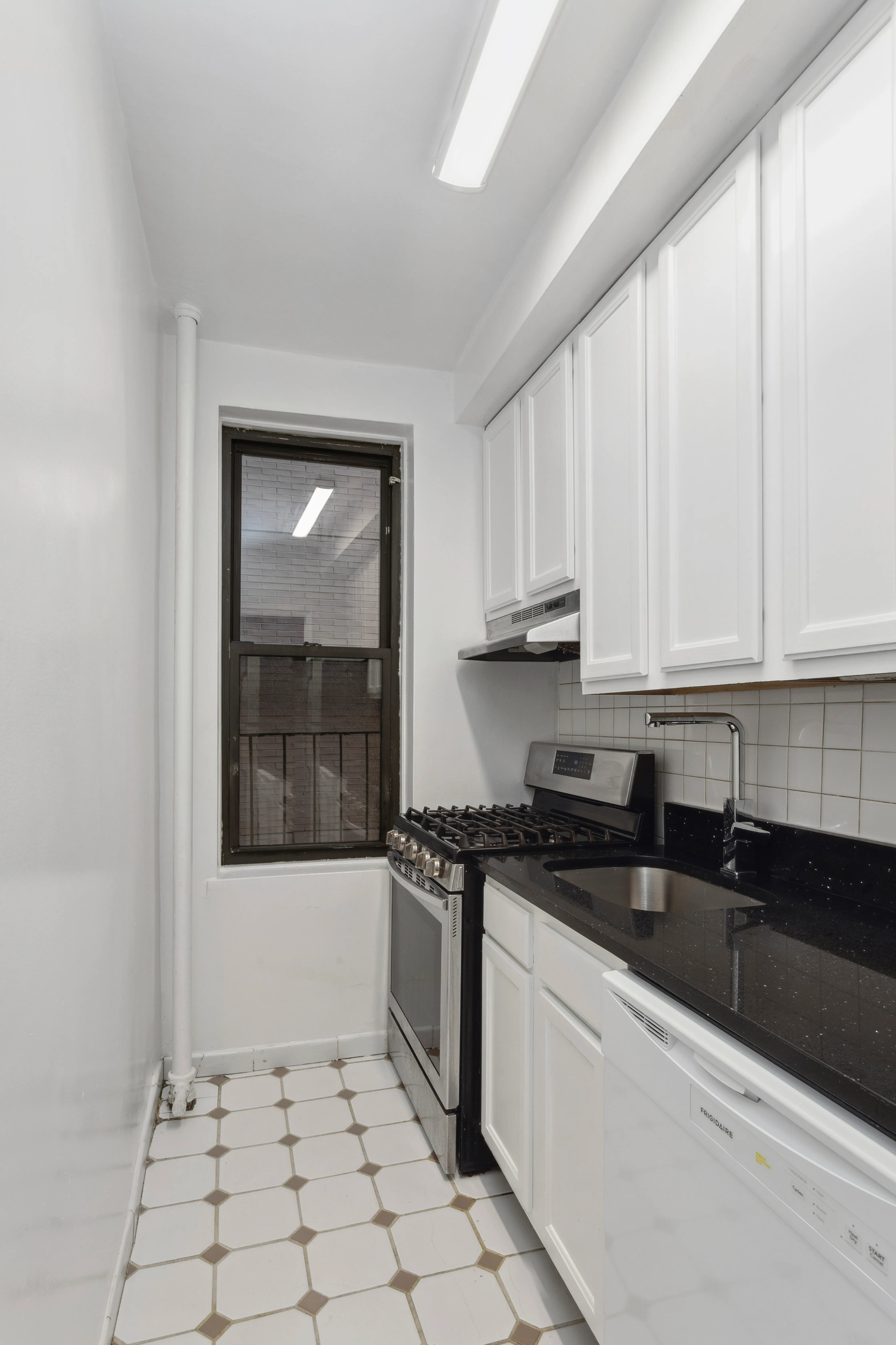 222 East 35th Street #2F in Murray Hill, Manhattan | StreetEasy