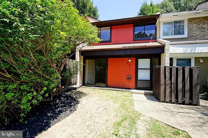 2215 Coppersmith Sq, Reston, VA 20191 | Zillow