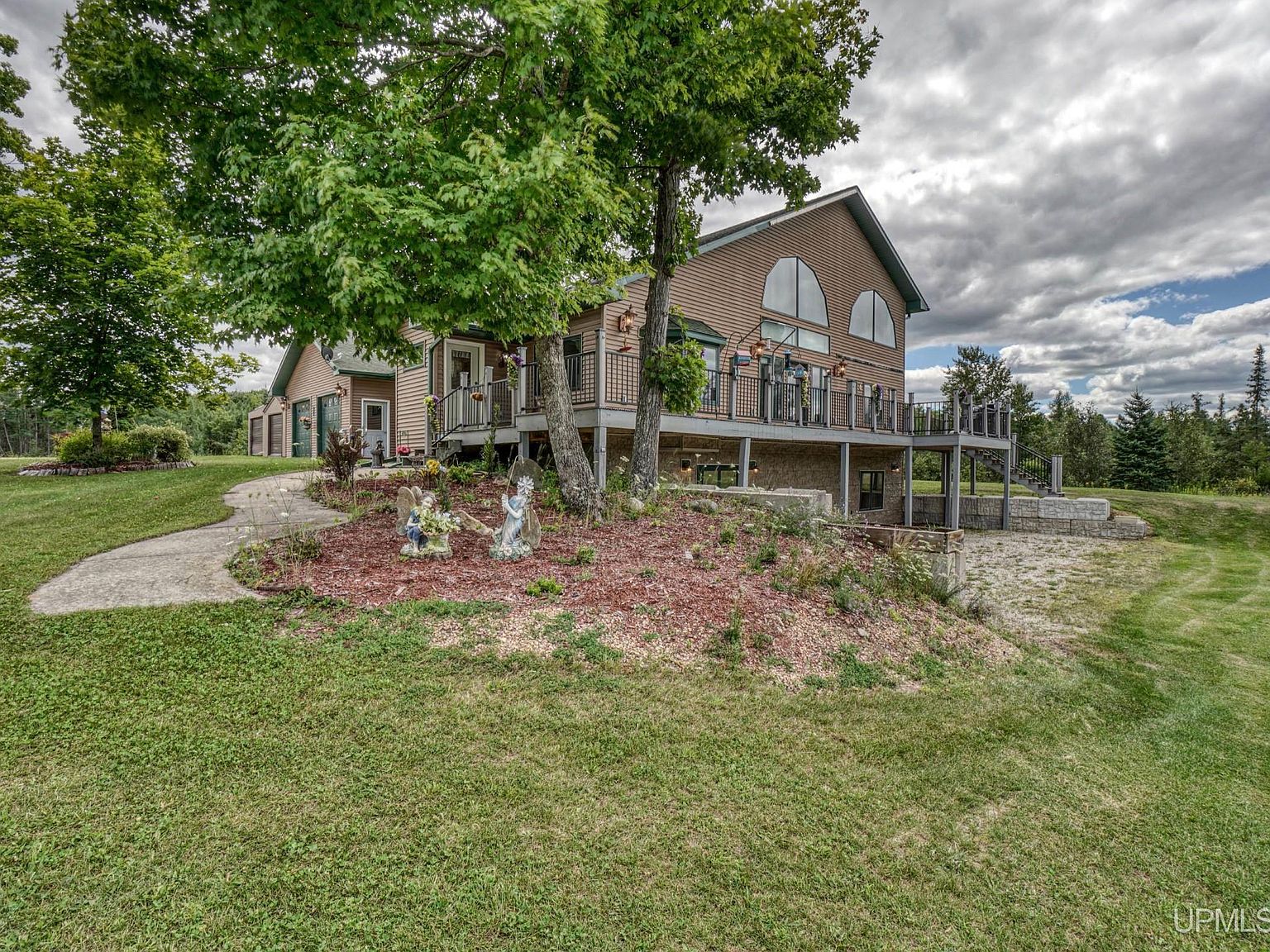 19540 N Vega, Hermansville, MI 49847 | MLS #50120660 | Zillow