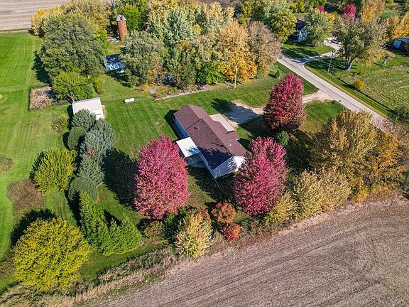 8752 N Perryville Rd, Monroe Center, IL 61052 | MLS #202306386 | Zillow