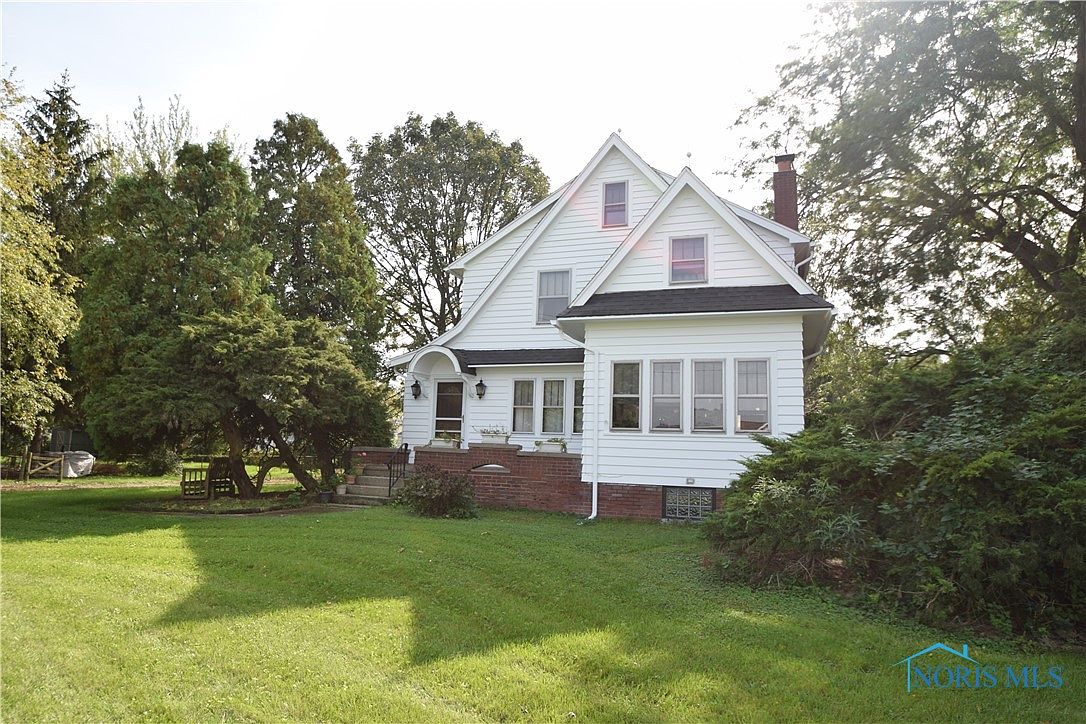 3014 Seaman Rd, Oregon, OH 43616 | Zillow