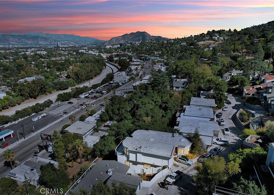 11685 Picturesque Dr, Studio City, CA 91604 | Zillow