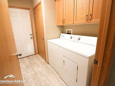 524 Stone Pointe Dr, Manhattan, KS 66503 | Zillow