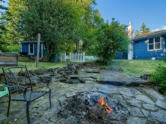 608 NW Hot Springs Alameda Rd, Stevenson, WA 98648 | Zillow