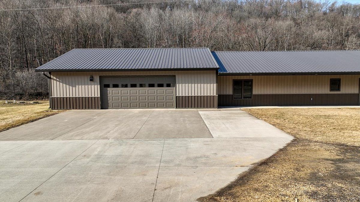 10097 Neola Ave, Cashton, WI 54619 | Zillow