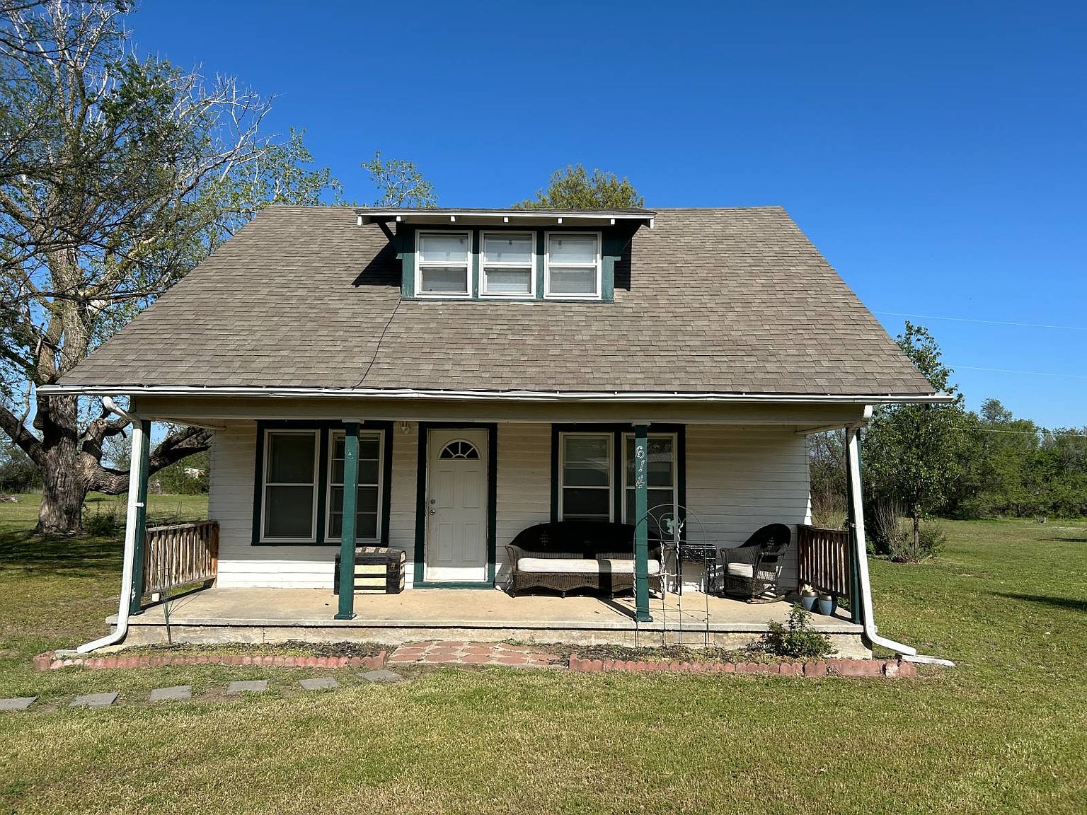 614 N "h" St, Newkirk, OK 74647 | MLS #11270625 | Zillow