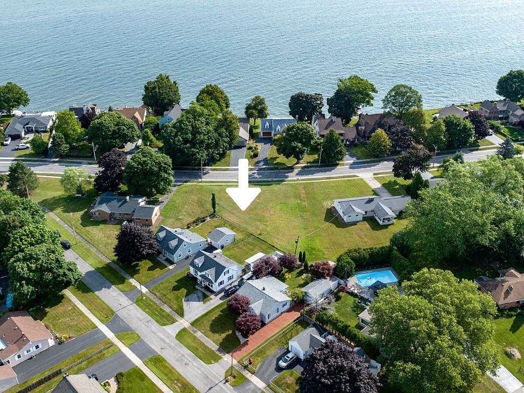 231 Edgemere Dr #2, Rochester, NY 14612 | Zillow