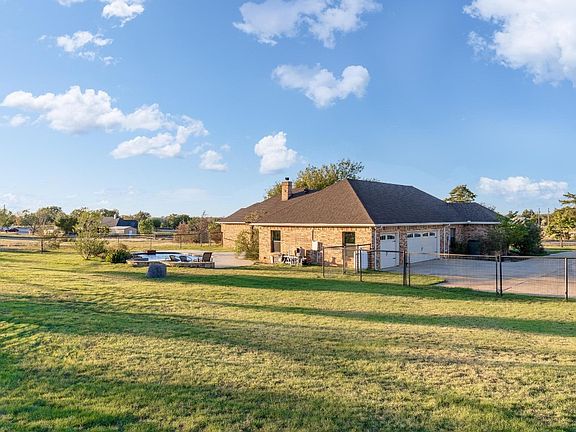 106 Horse Whisperer Ct, Decatur, TX 76234 | MLS #20472841 | Zillow