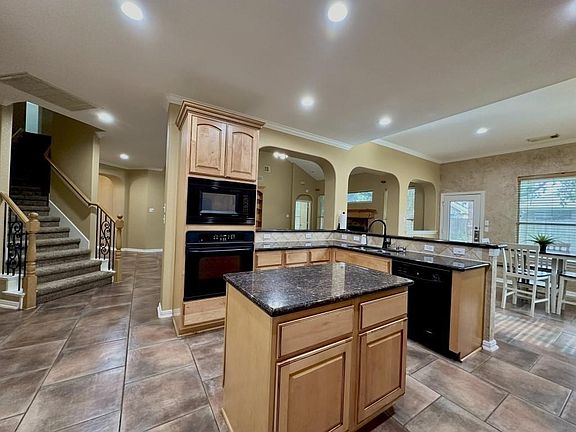11608 Summer Moon Dr, Pearland, TX 77584 | MLS #24535577 | Zillow