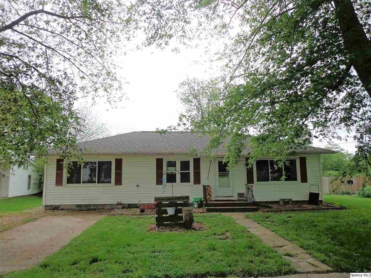 460 N Main St, Baylis, IL 62314 | Zillow