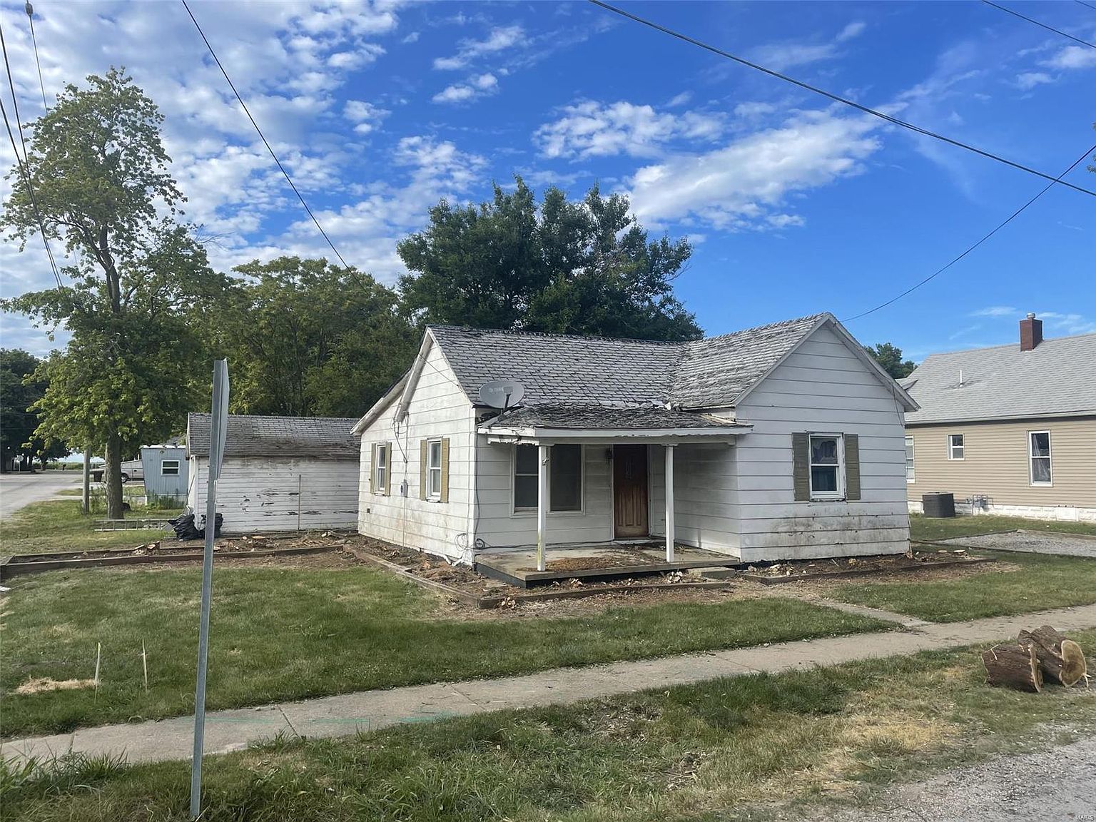 915 Lincoln St, Pawnee, IL 62558 | Zillow