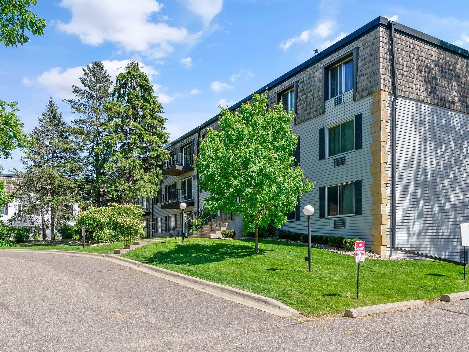 183 Little Canada Rd UNIT 215, Little Canada, MN 55117 | Zillow