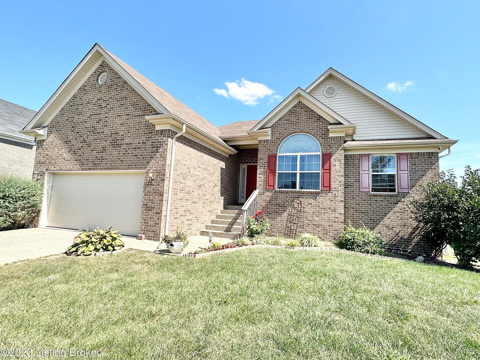190 S Autumn Ridge Dr, Mount Washington, KY 40047 | MLS #1645425 | Zillow