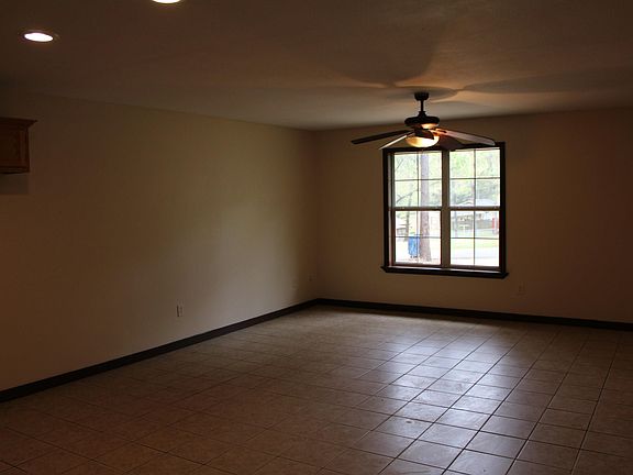 185 Caroline St, Rusk, TX 75785 | MLS #25004671 | Zillow