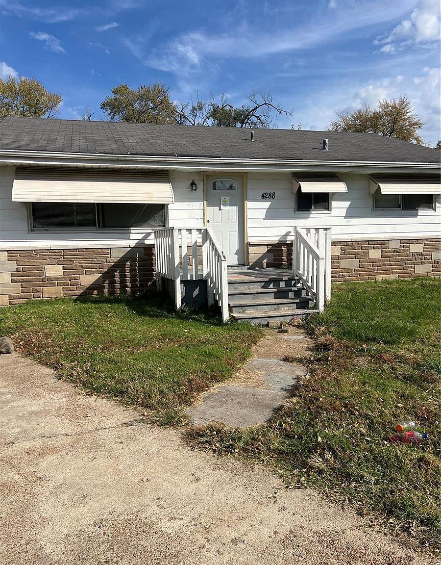 4288 Smithfield Pl, Saint Louis, MO 63134 | Zillow