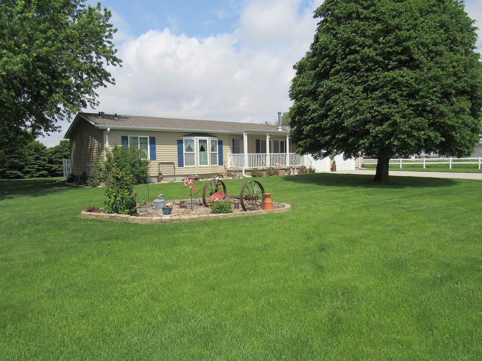 1375 N Osage Ave, Juniata, NE 68955 | Zillow