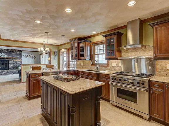 W9561 Lake Dr, Edgerton, WI 53534 | Zillow