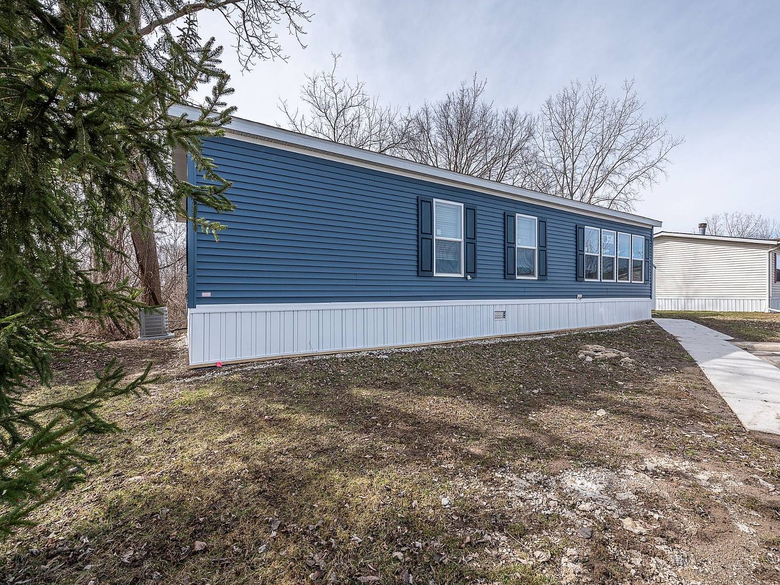 33151 Fort Rd TRAILER 49, Rockwood, MI 48173 | MLS #11253002 | Zillow