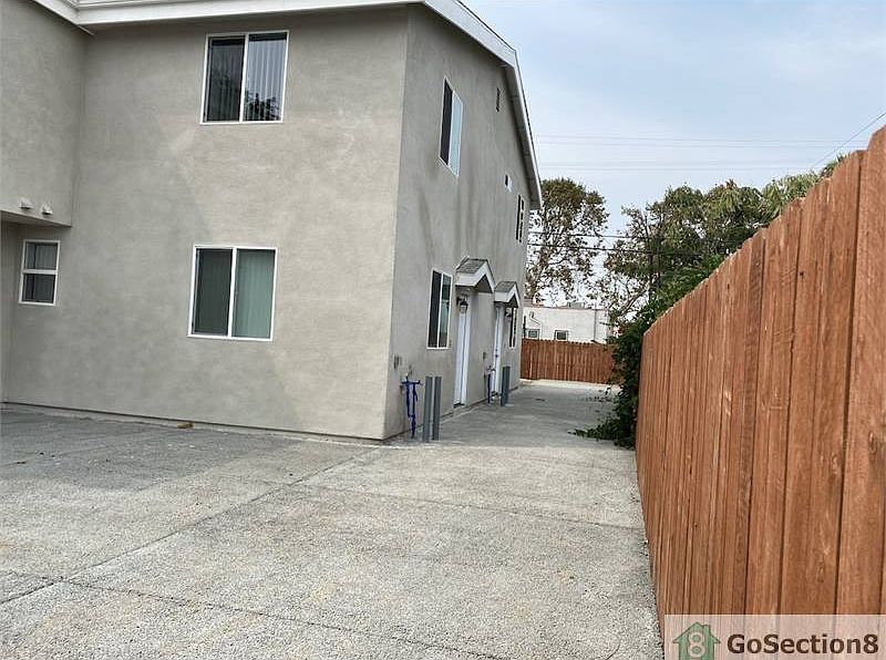 1727 W 84th Pl, Los Angeles, CA 90047 | Zillow