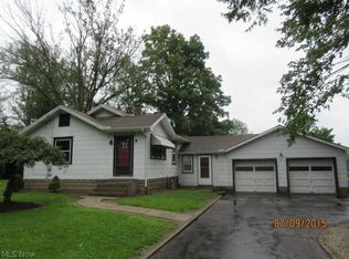 8707 Howland Springs Rd SE, Warren, OH 44484 | Zillow