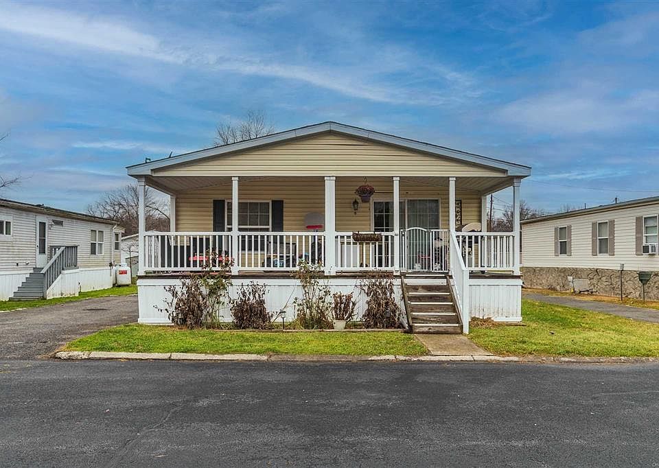 8 Park Circle, Washingtonville, NY 10992 | Zillow