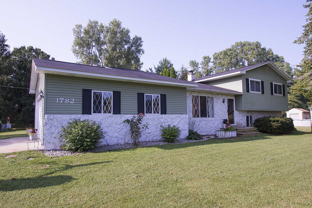 1782 E Gordonville Rd, Midland, MI 48640 | Zillow