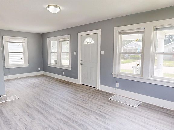 794 W Waggoner St, Decatur, IL 62526 | Zillow