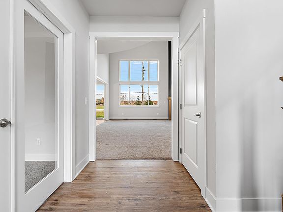 4057 Spring Meadow Dr, Sterling Heights, MI 48314 | MLS #50128914 | Zillow