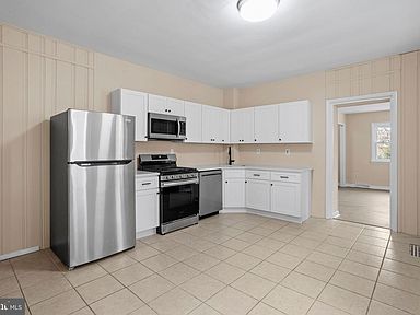 327 Spring St, Royersford, PA 19468 | Zillow